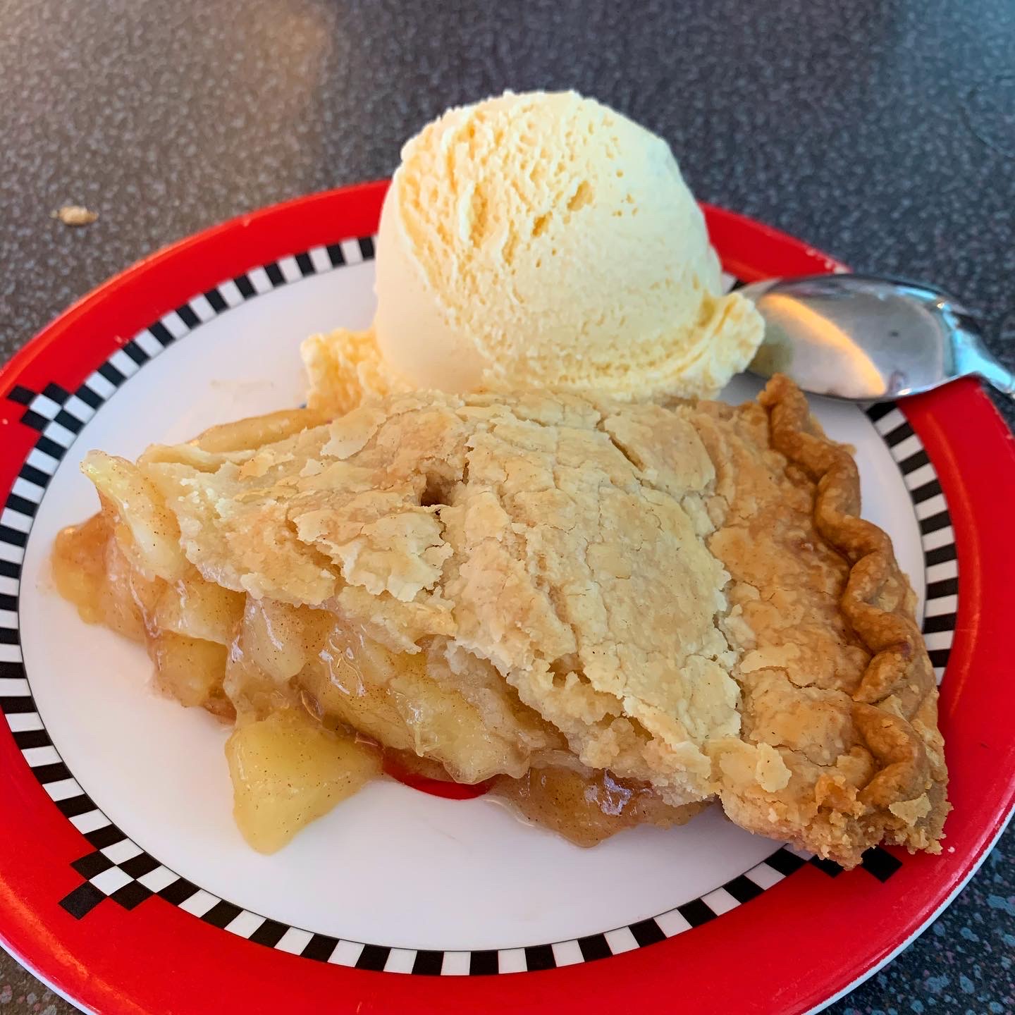 Johnny Rockets Onboard Royal Caribbean Review – CruiseAddict.net